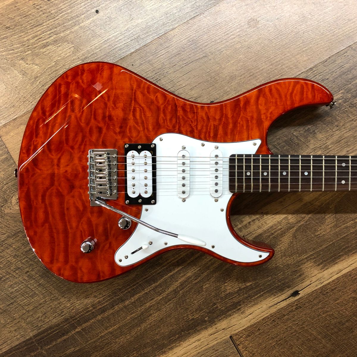 Yamaha PAC212VQM Pacifica Quilted Maple Top Caramel Brown Gloss Finish Electric Guitar